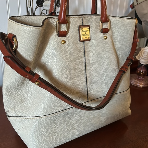 Dooney & Bourke | Bags | Final Markdown Dooney Bourke Pebble Leather ...
